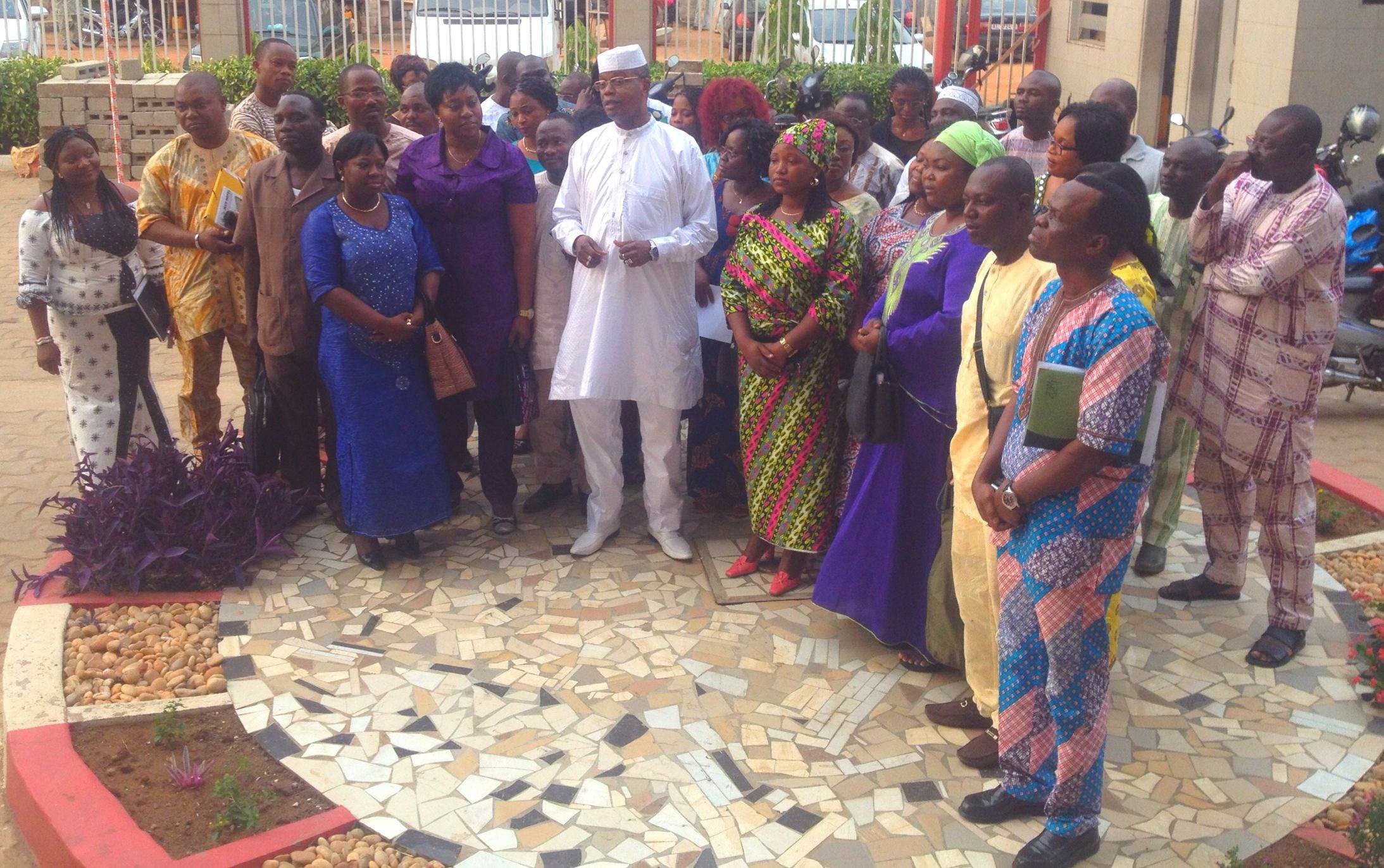 Le Dg/Sbee signe des contrats avec des prestataires - Les 4 VERITES